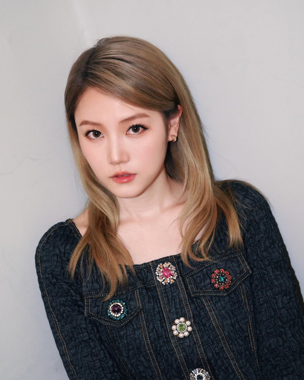 叱咤樂壇頒獎典禮2024｜陳考威台上宣布結婚娶Yanny陳穎欣 拍拖近8年曾爆爭仔風波 | UHK 港生活