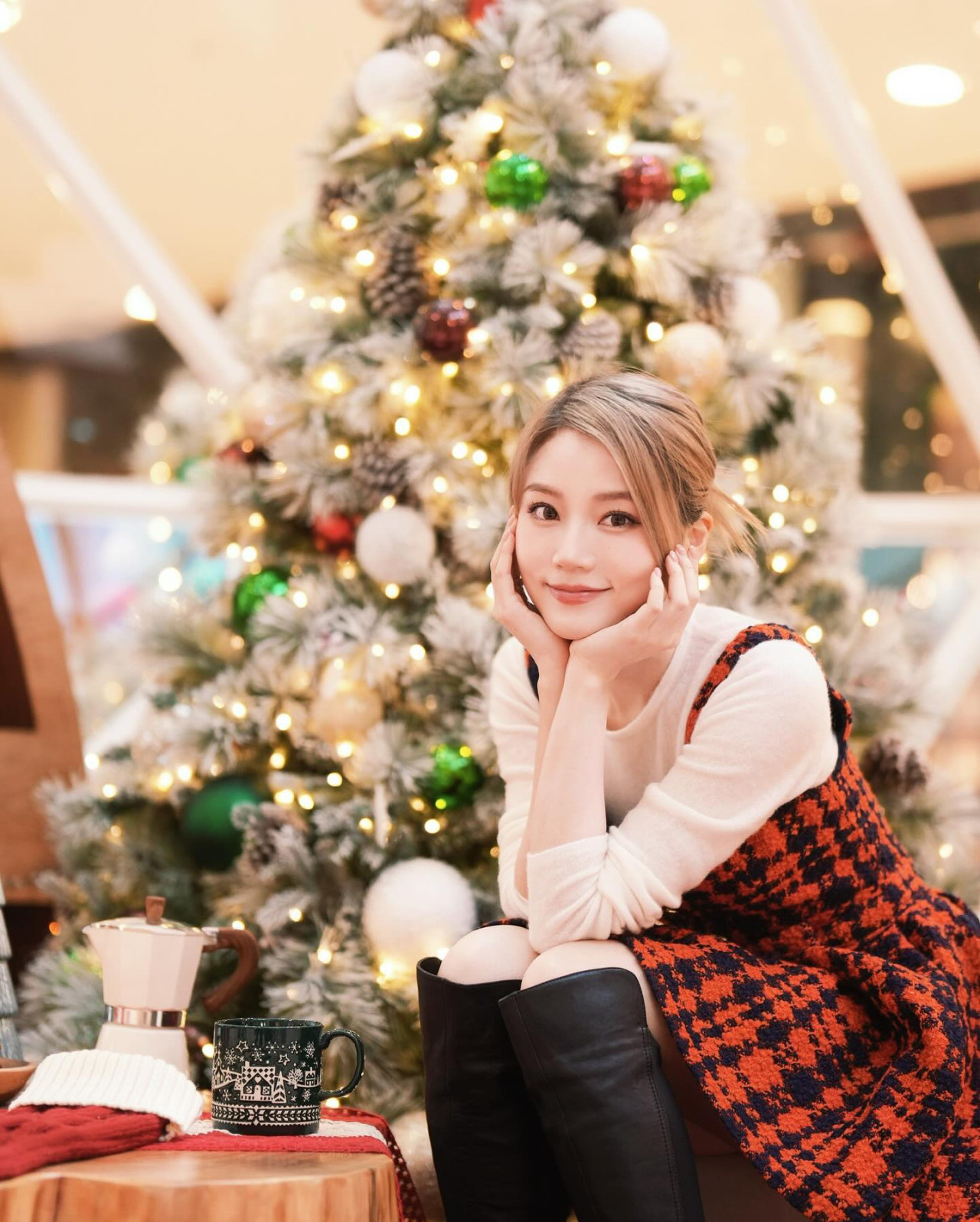 叱咤樂壇頒獎典禮2024｜陳考威台上宣布結婚娶Yanny陳穎欣 拍拖近8年曾爆爭仔風波 | UHK 港生活