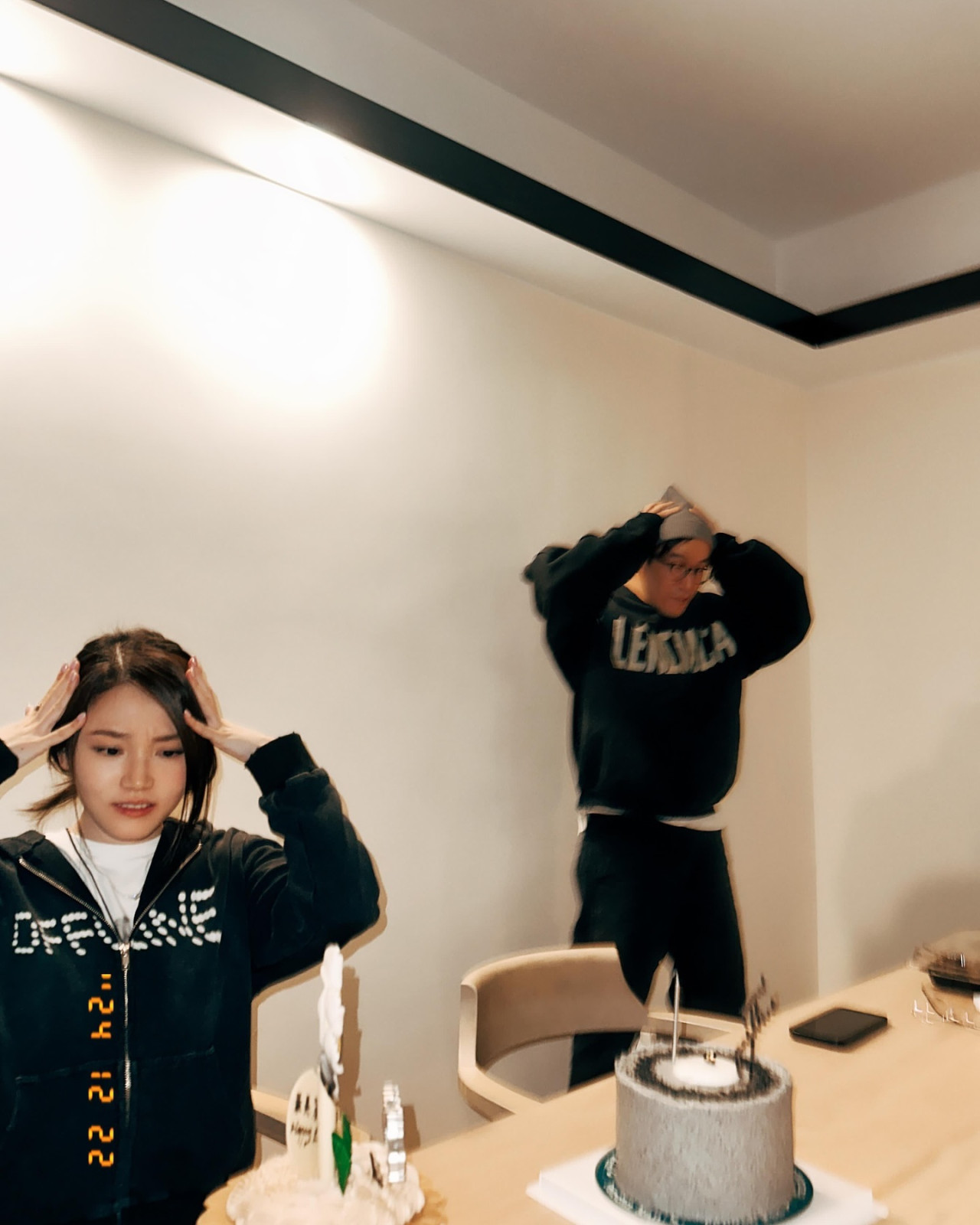 叱咤樂壇頒獎典禮2024｜陳考威台上宣布結婚娶Yanny陳穎欣 拍拖近8年曾爆爭仔風波 | UHK 港生活