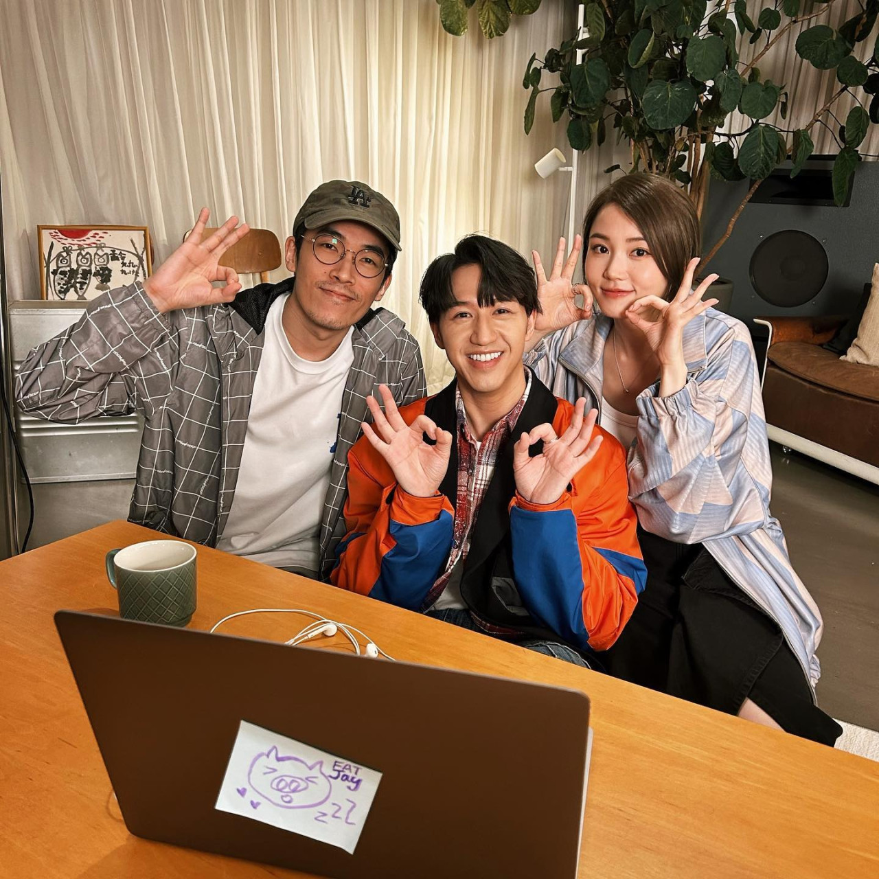 叱咤樂壇頒獎典禮2024｜陳考威台上宣布結婚娶Yanny陳穎欣 拍拖近8年曾爆爭仔風波 | UHK 港生活