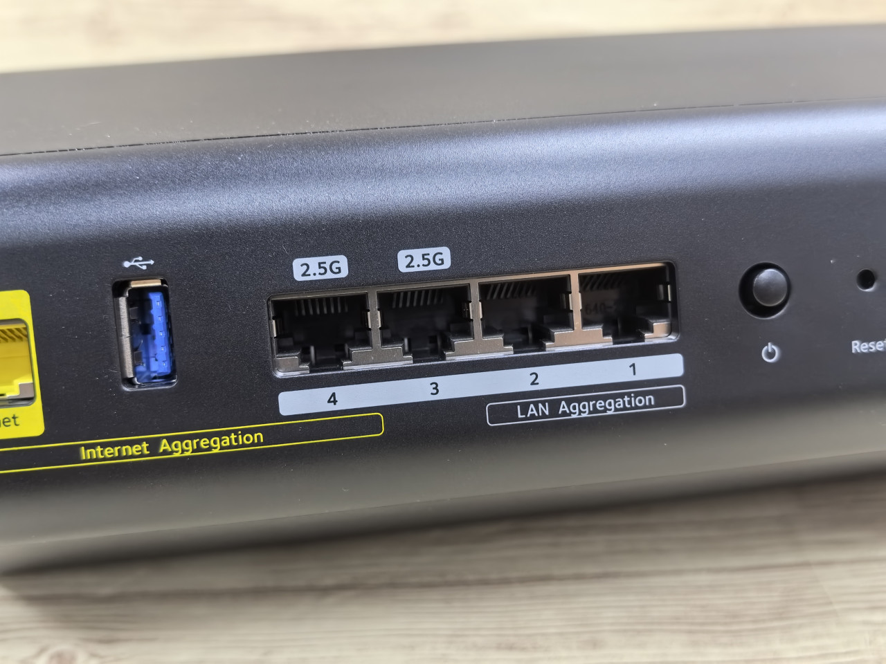 NETGEAR Nighthawk RS300 實測！強攻 Wi-Fi 7 主流市場！ | ezone