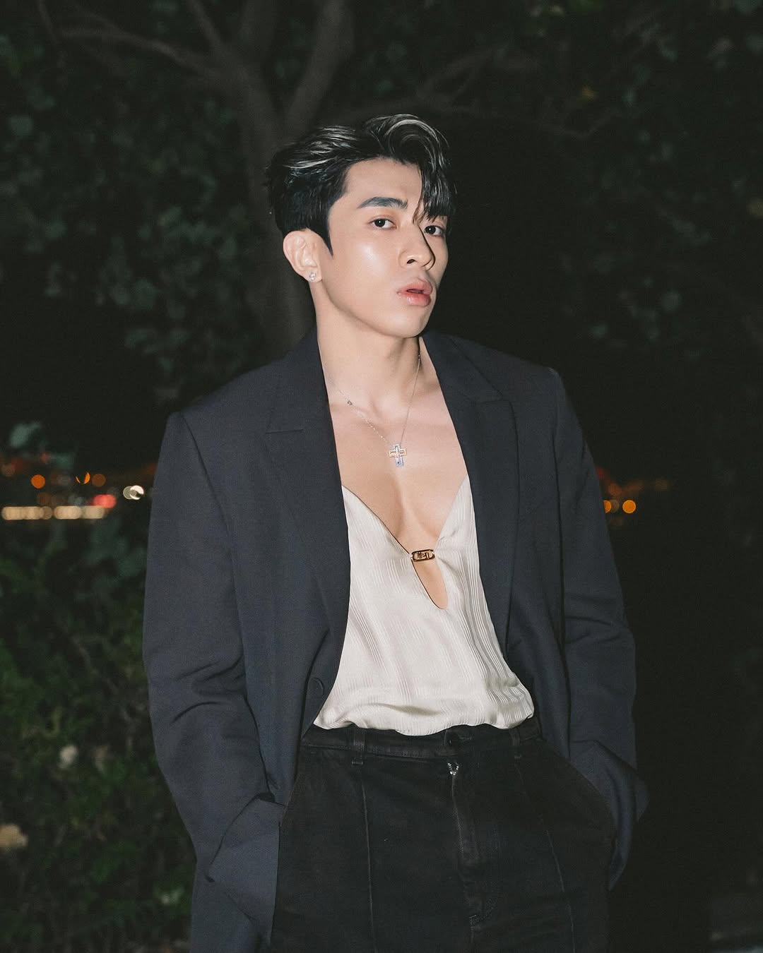 Tyson Yoshi與未婚妻過大禮豪晒超巨型流星錘 金器排場極具氣派盡顯豐厚家底 | UHK 港生活