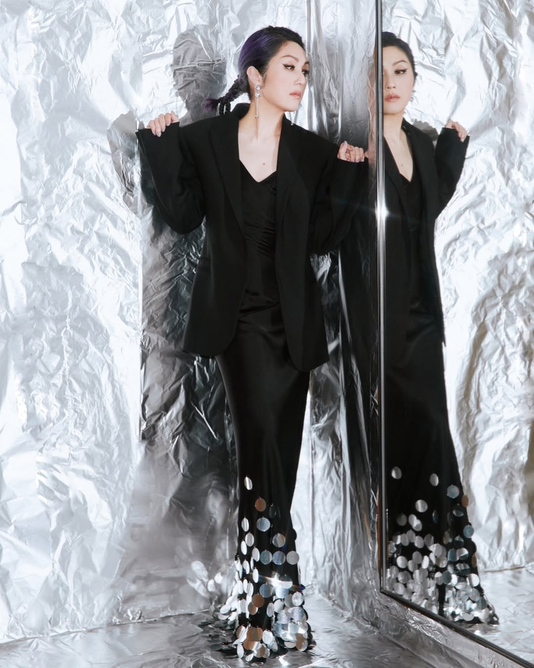 楊千嬅晒全家福12歲兒子Torres樣貌曝光 暴風成長似爸爸靚仔獲讚星味濃 | UHK 港生活