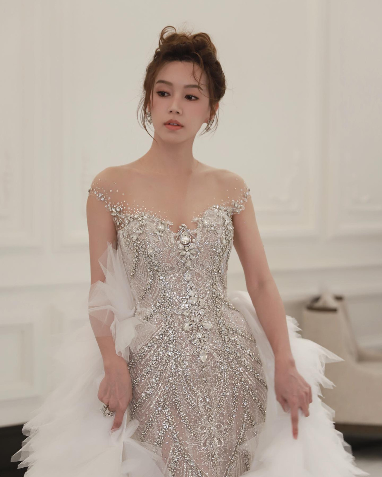 傅嘉莉驚爆疑似做媽媽震驚網民 IG無預警晒餅印混血初生BB相 | UHK 港生活