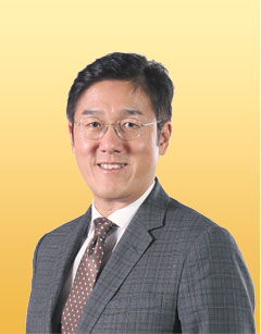 馬清鏗正印太太孔令琦容貌曝光 猛料背景出身銀行世家 高學歷醫生僅育1女 | UHK 港生活