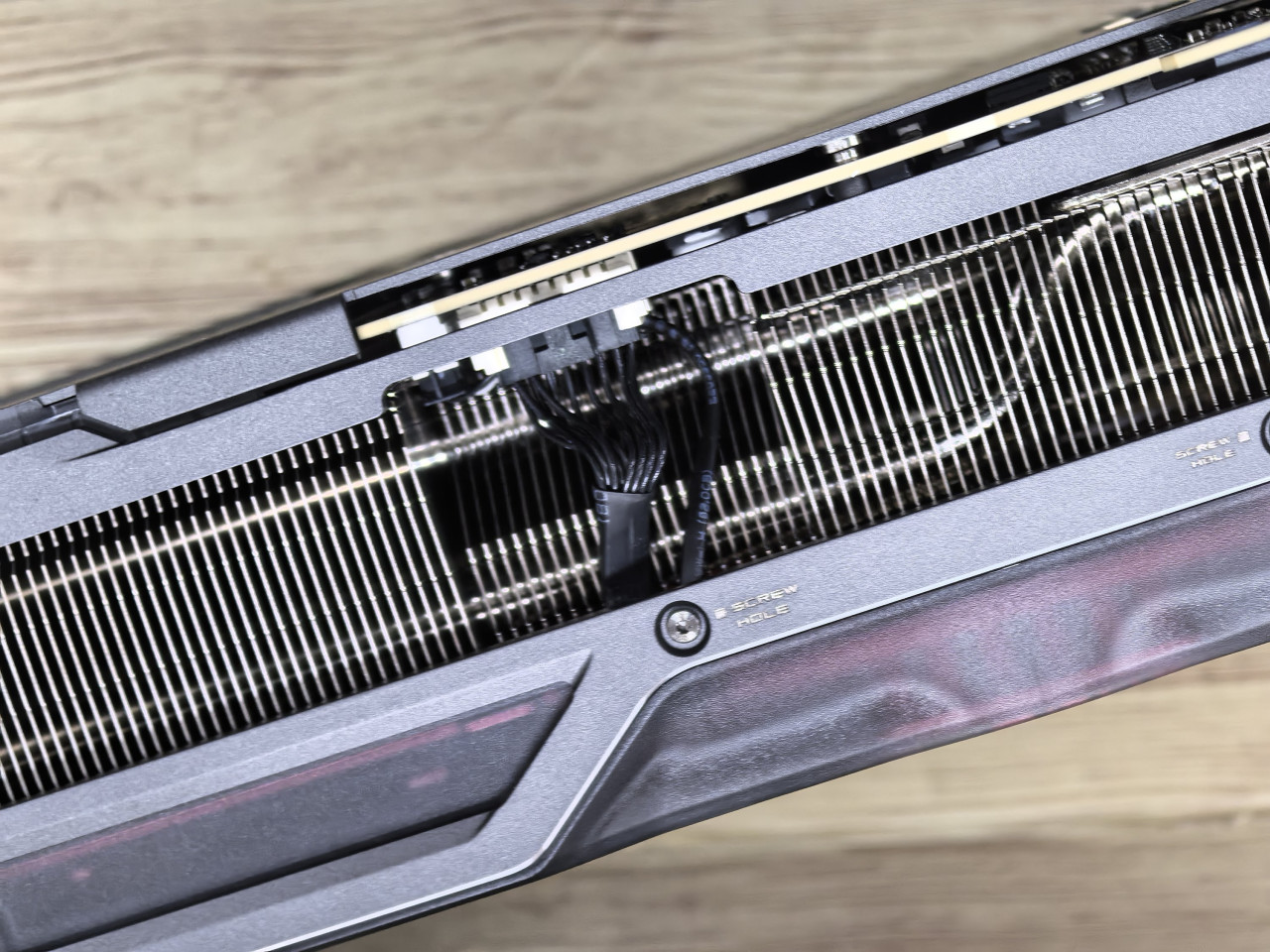 NVIDIA RTX 5090 D 實卡開箱！核心規格與硬件設計全面剖析！ | ezone