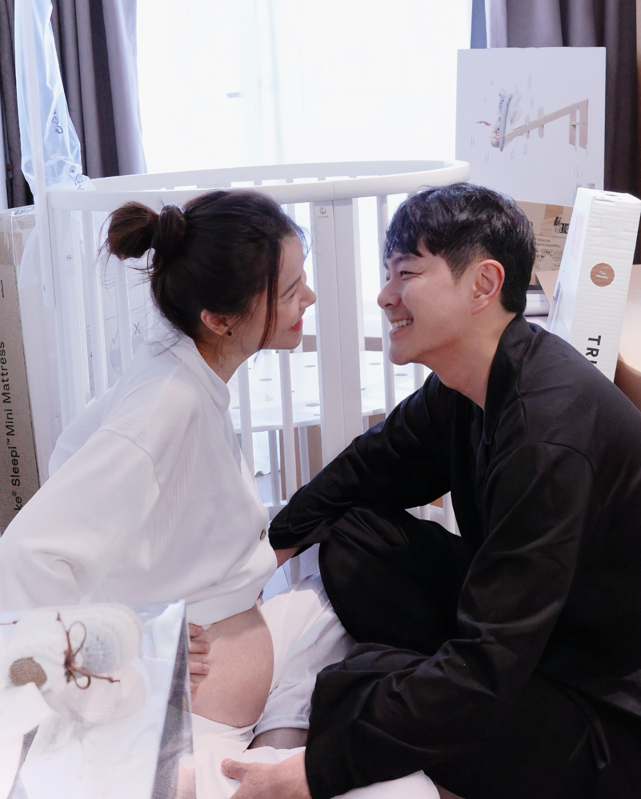 黃翠如bb仔滿月撞正結婚7周年！興奮晒一家三口溫馨合照「蕭哈哈」可愛側面曝光 | UHK 港生活