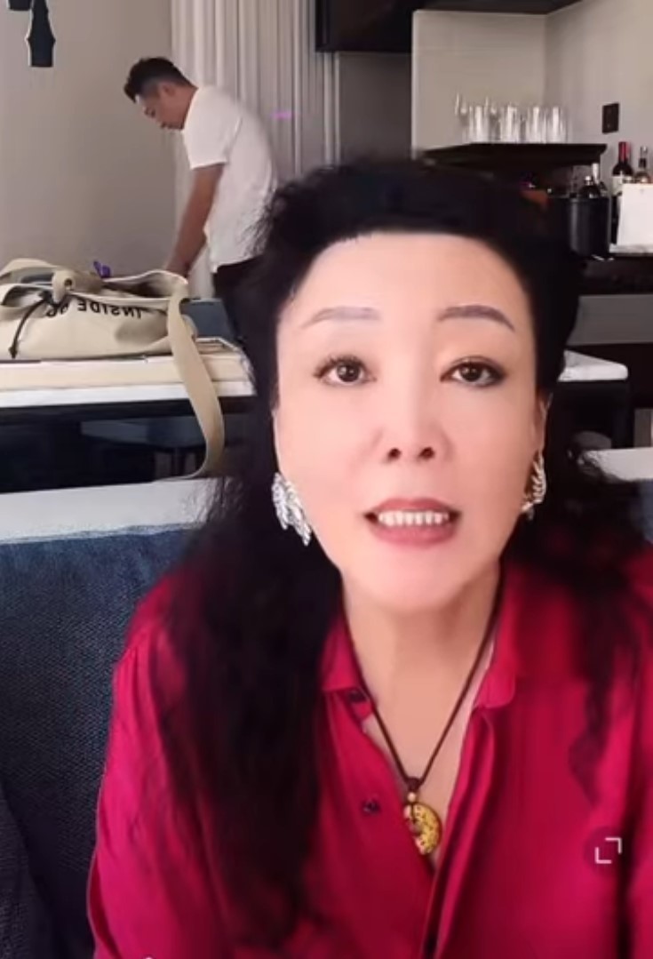 大S離世｜前夫汪小菲疑兩日前知大S病危 誤闖母親張蘭直播衝口而出「兩句話」 | UHK 港生活