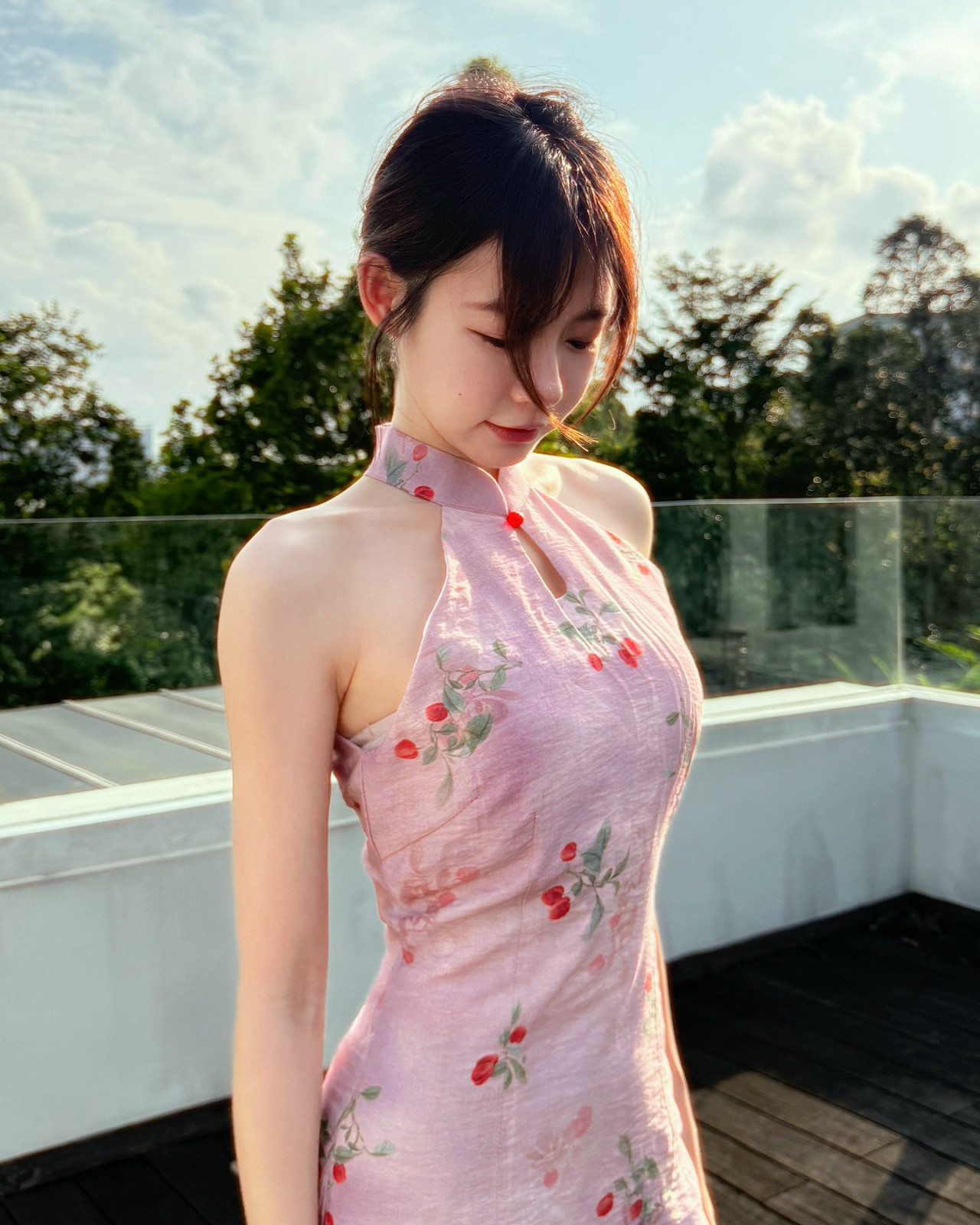 林明禎蛇年旗袍新相魔鬼身材惹哄動 Edan不避嫌表態like相讚女神 | UHK 港生活