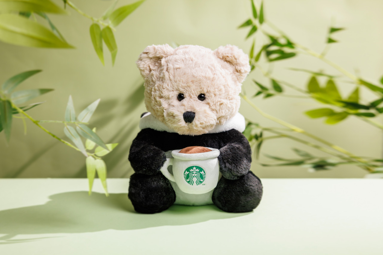 Starbucks「Into the Panda-dise」系列！超可愛熊貓造型星巴克熊／夢幻雪球咖啡杯！ | UHK 港生活