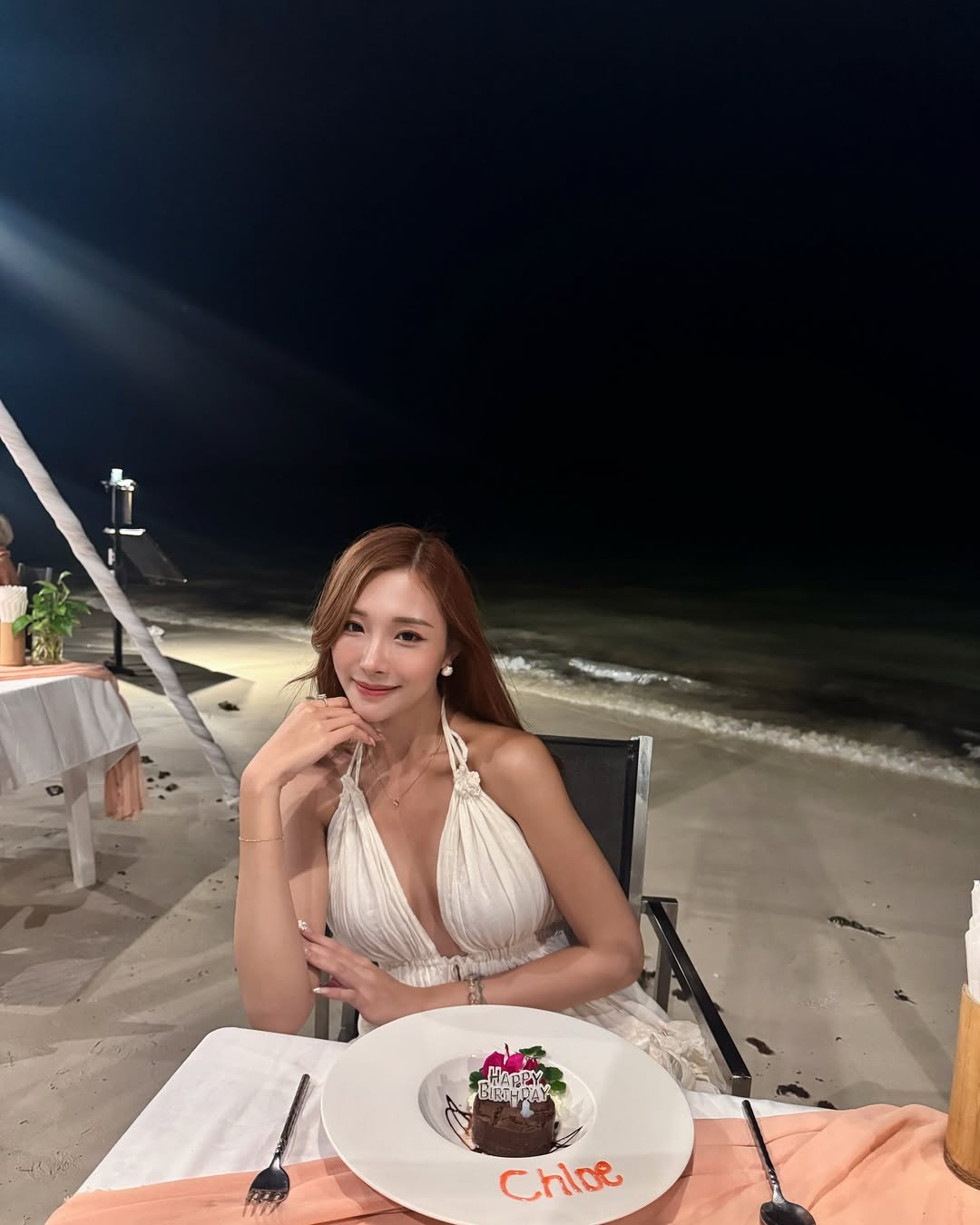 TVB「御用邪花」梁允瑜大派水著福利晒澎湃上圍！多角度俯身展現玲瓏曲線驚艷網民 | UHK 港生活