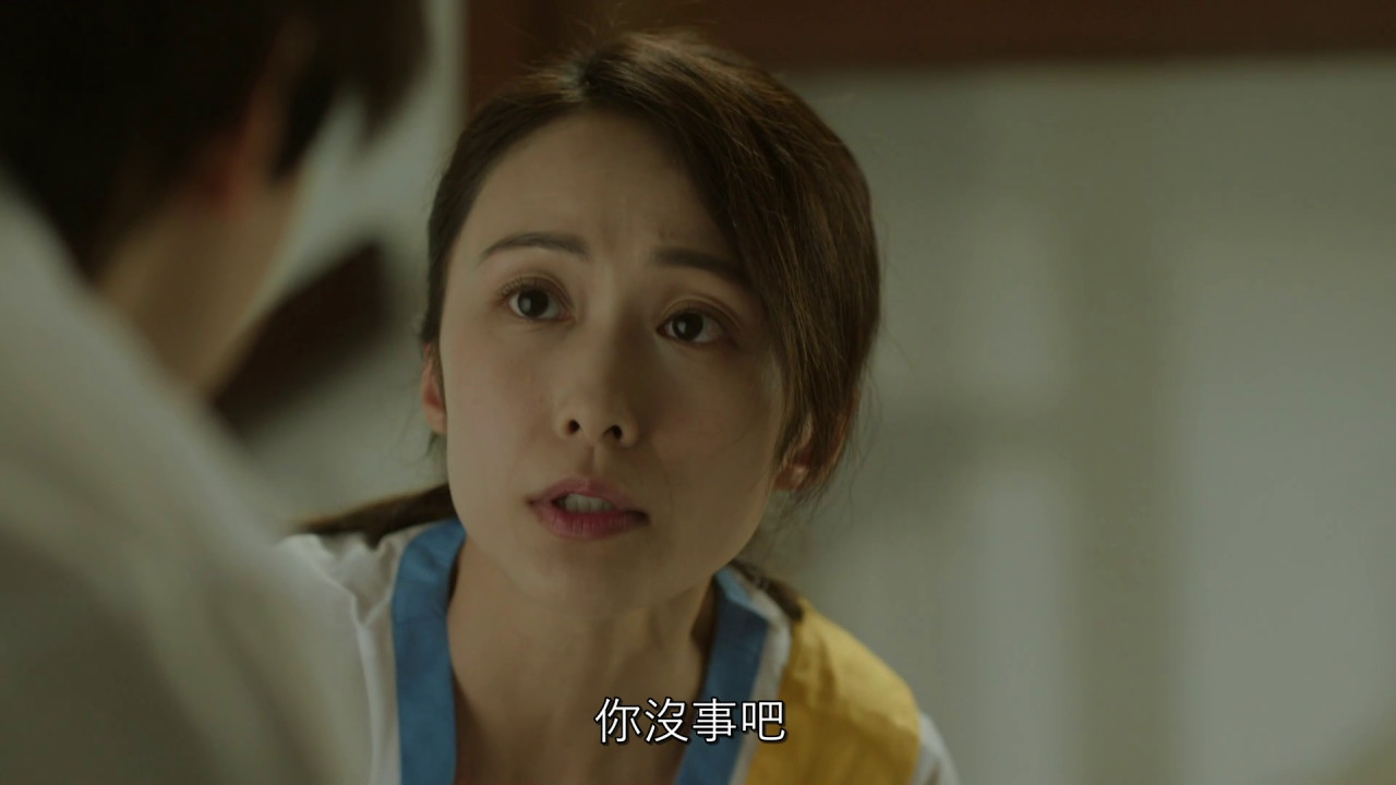 太陽星辰TVB｜37歲湯怡清純校服風紀Look登場 自揭「黑歷史」公開美白秘訣 | UHK 港生活