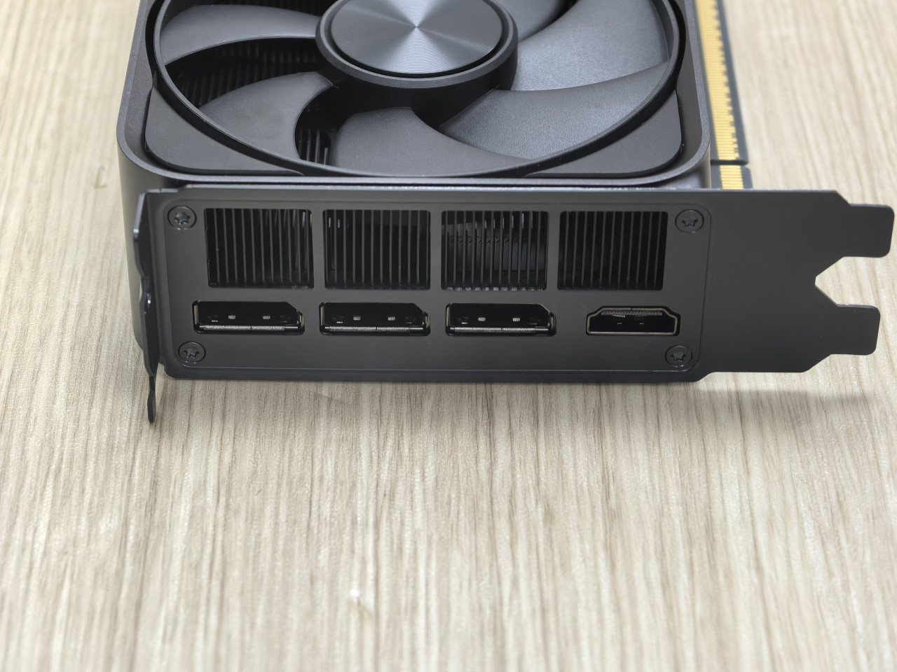 NVIDIA GeForce RTX 5070 FE 詳測！挑戰《Monster Hunter Wilds》4K 最高畫質！ | ezone