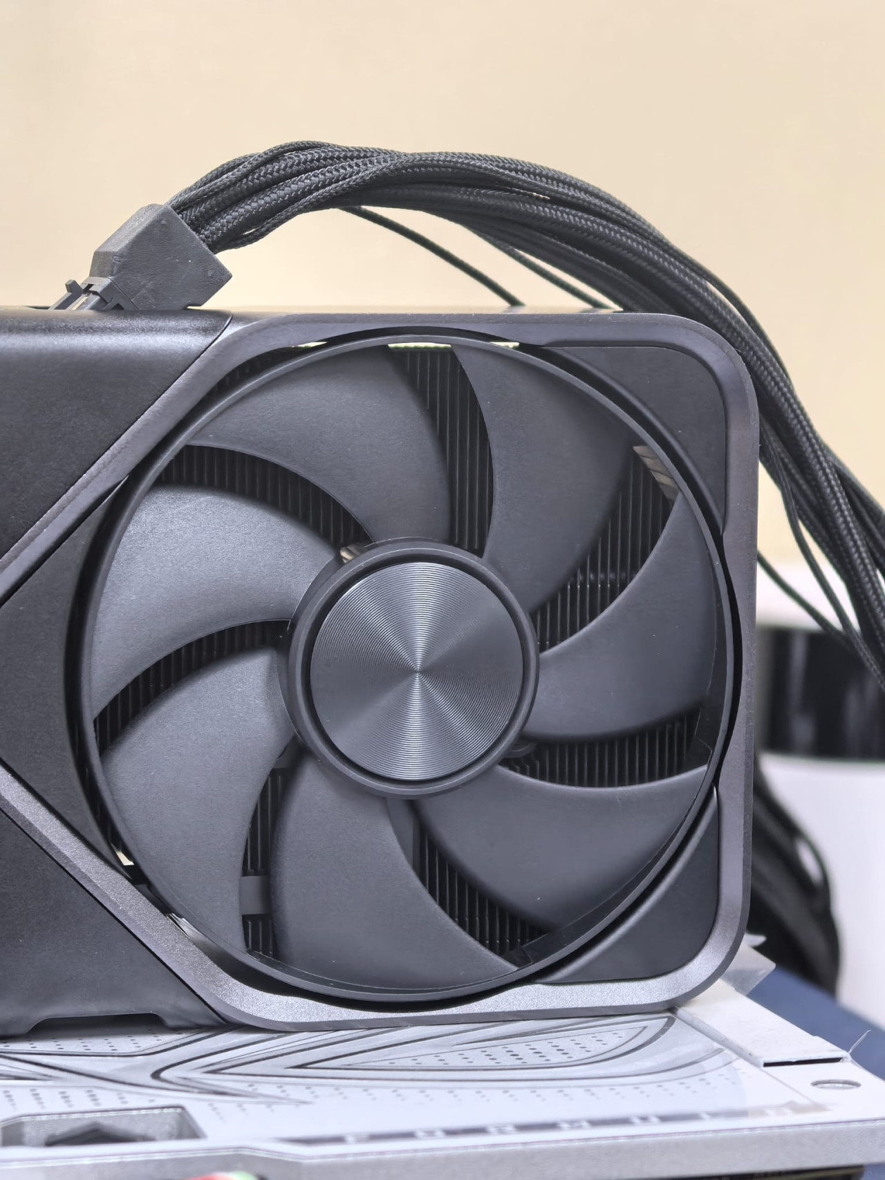 NVIDIA GeForce RTX 5070 FE 詳測！挑戰《Monster Hunter Wilds》4K 最高畫質！ | ezone