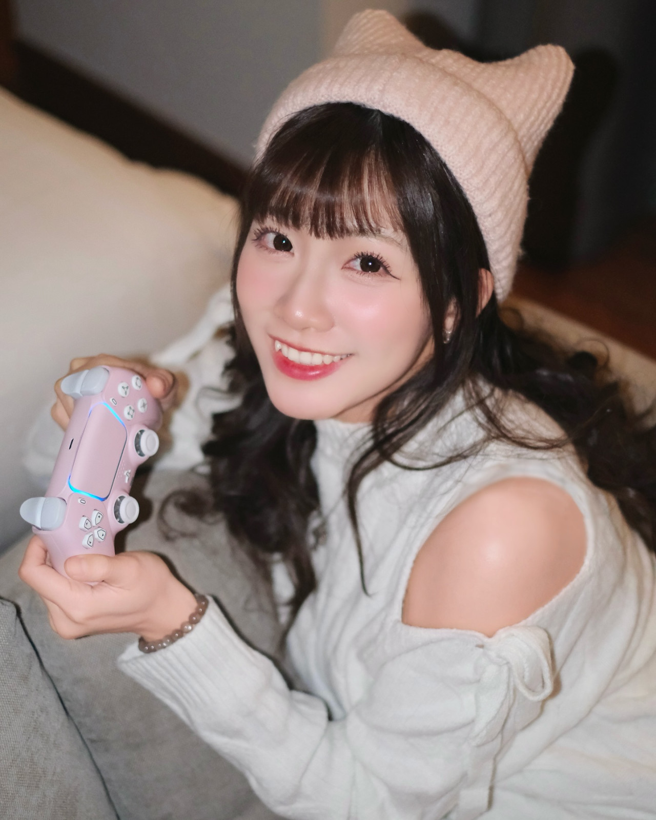 26歲前TVB童星攻台性感爆紅 網上瘋傳唇印卡被炒至驚人天價6位數 | UHK 港生活