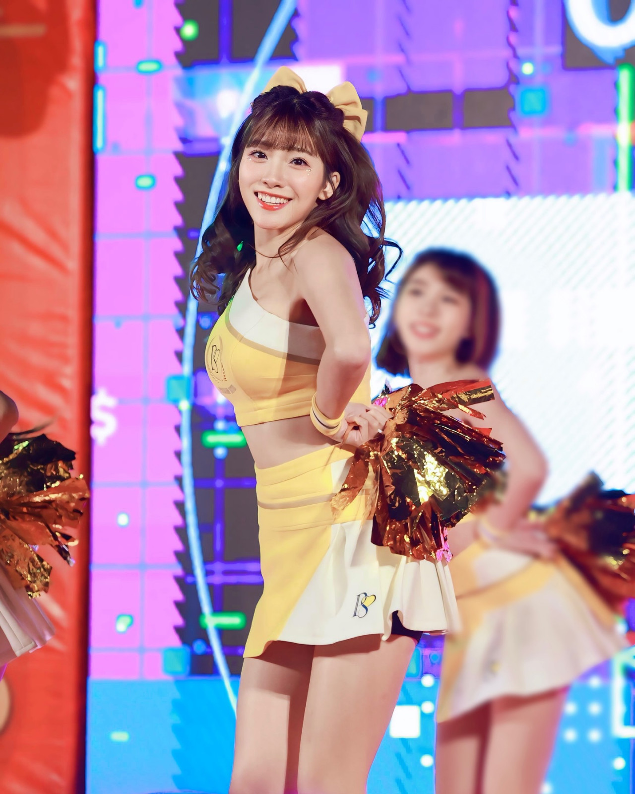 26歲前TVB童星攻台性感爆紅 網上瘋傳唇印卡被炒至驚人天價6位數 | UHK 港生活