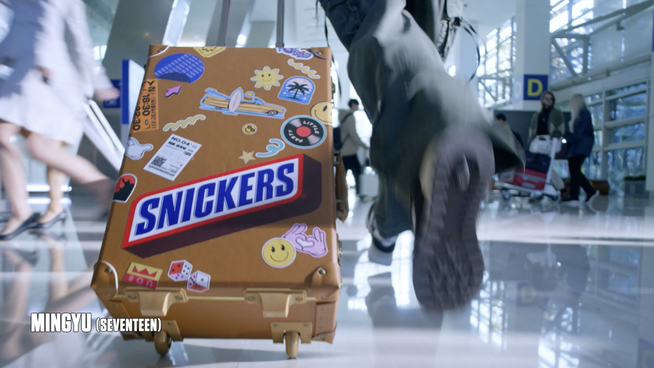 SNICKERS聯乘MINGYU@SEVENTEEN！便利店換領MINGYU限量明信片套裝 | U Food