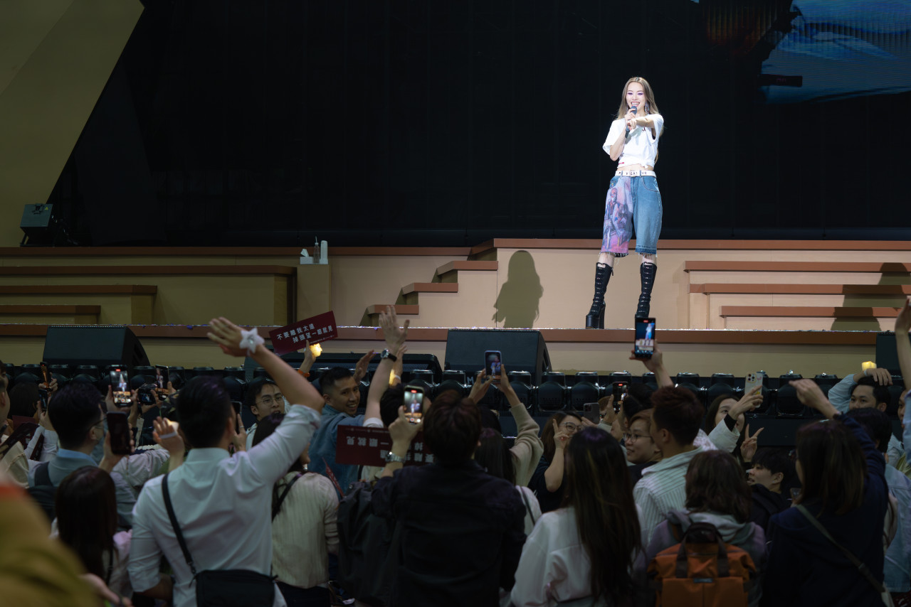 鄧麗欣演唱會2025｜Stephy紅館3月連開兩場 票價/場地/開售日期/售票連結 | UHK 港生活