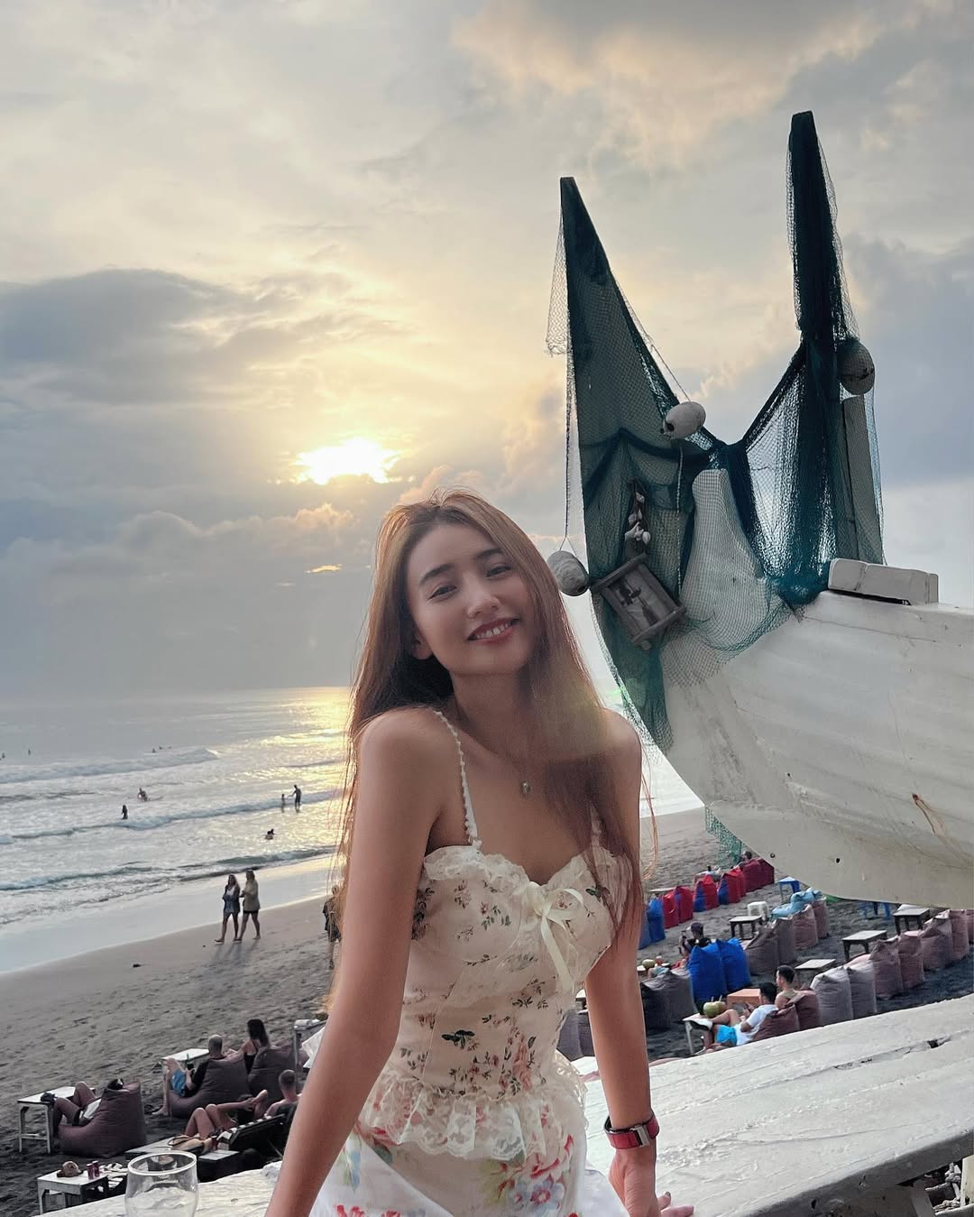 林明禎孖家姐性感登場大晒纖腰極吸睛！林詩枝疑問妹妹緋聞：誰是Edan？ | UHK 港生活