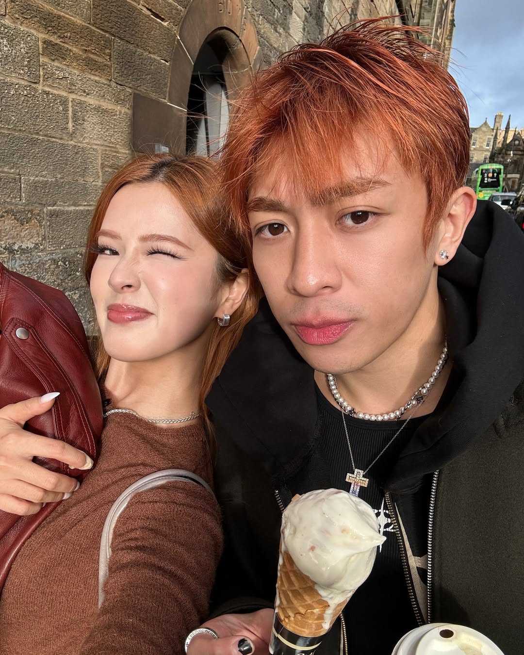 Tyson Yoshi應女粉絲要求胸前簽名 生圖流出遭網民批嘔心！本人親自霸氣回應 | UHK 港生活