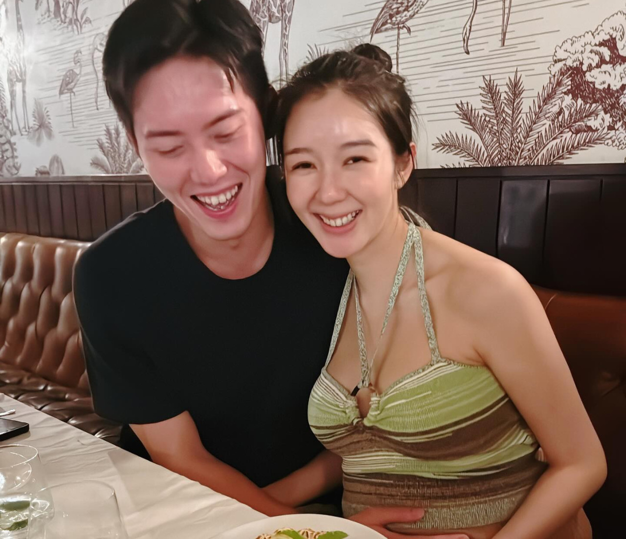 麥明詩坐完月IG感性撰文揭初為人母感受 公開老公盛勁為湊BB日常 | UHK 港生活