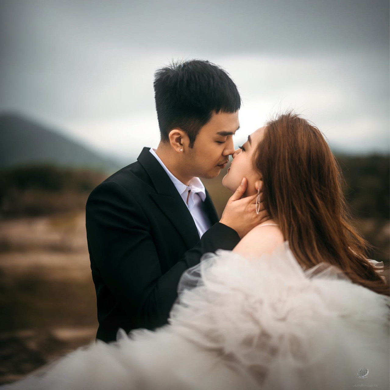 TVB億萬駙馬獲富貴老婆跪拜重振雄風 3000呎獨立屋做皇帝盡顯夫威 | UHK 港生活