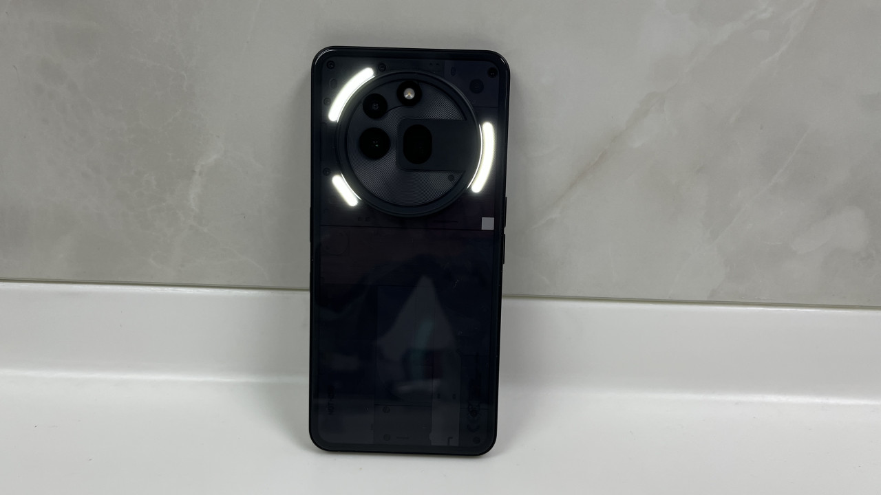 實試Nothing Phone (3a) Pro｜專業級相機系統！平玩AI 功能之選 ！ | ezone