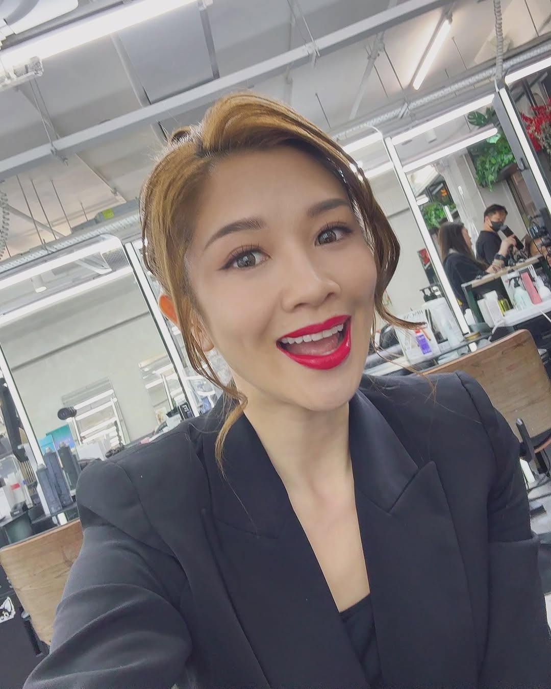 麥美恩疑被TVB幕後不點名怒爆真人無禮貌！藝人群起揭人品真相獲網民一面倒力撐 | UHK 港生活