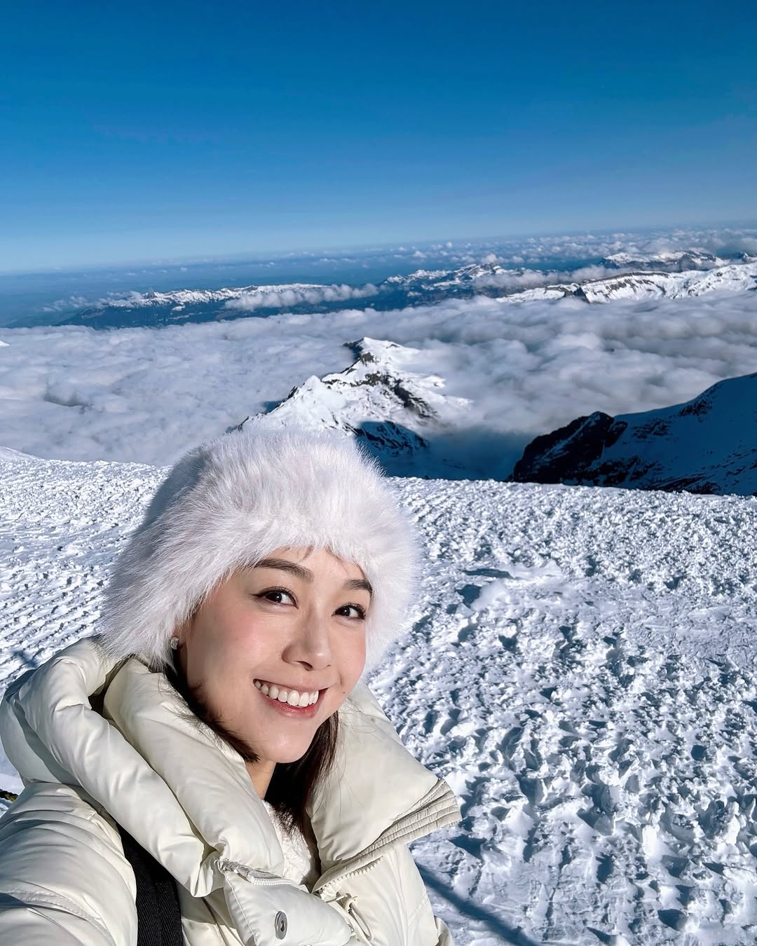 黃心穎著性感泳衣浸溫泉晒側胸 暴露真實身材不及豪晒Hermès搶鏡 | UHK 港生活