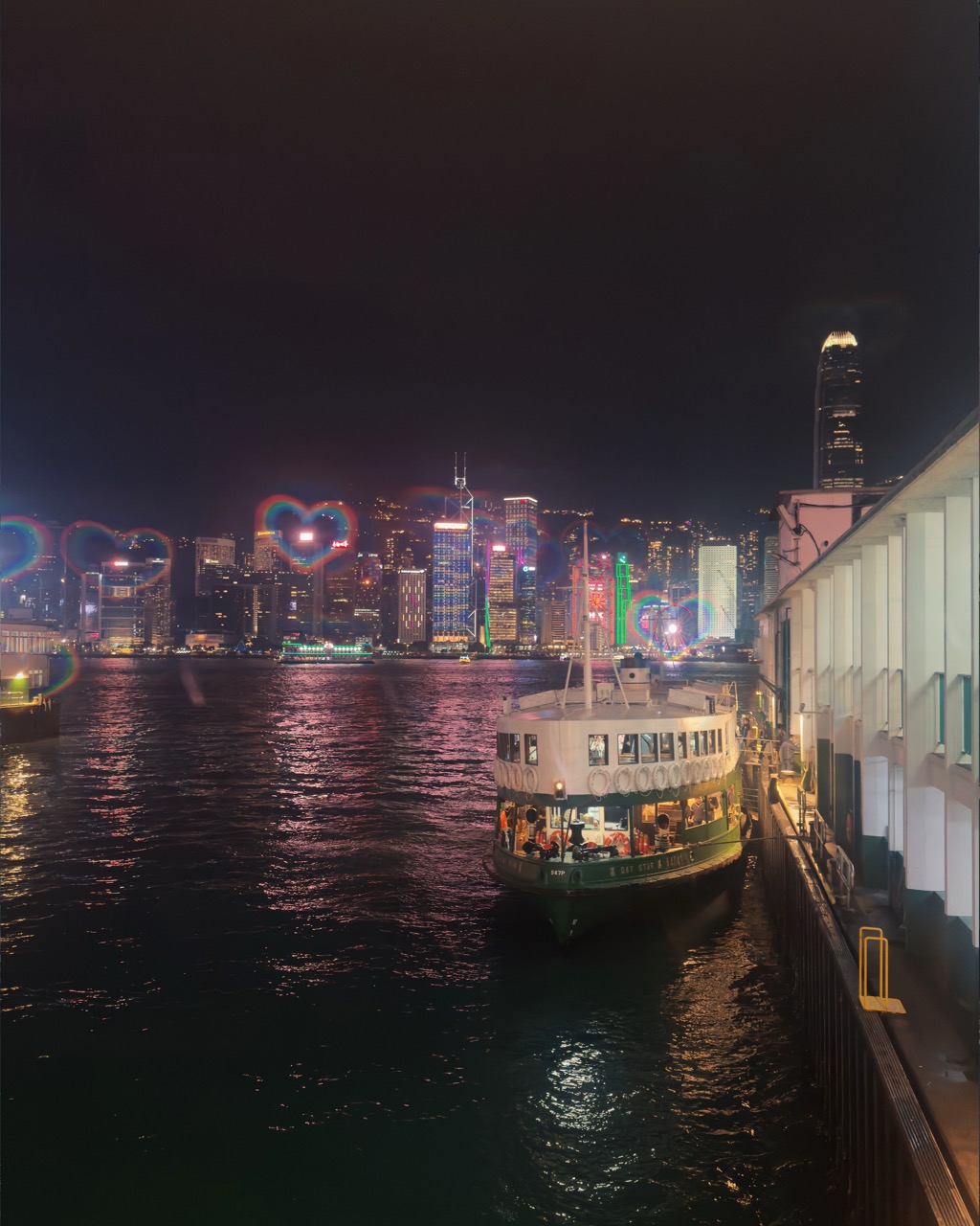 iPhone攝影技｜Coldplay演唱會「moon goggles」變iPhone攝影神器 攝影師Elaine Li教你心形星形夢幻夜景拍攝 ...