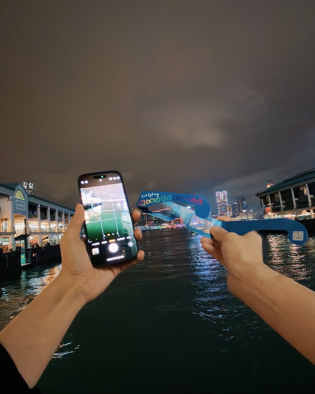 iPhone攝影技｜Coldplay演唱會「moon goggles」變iPhone攝影神器 攝影師Elaine Li教你心形星形夢幻夜景拍攝 ...