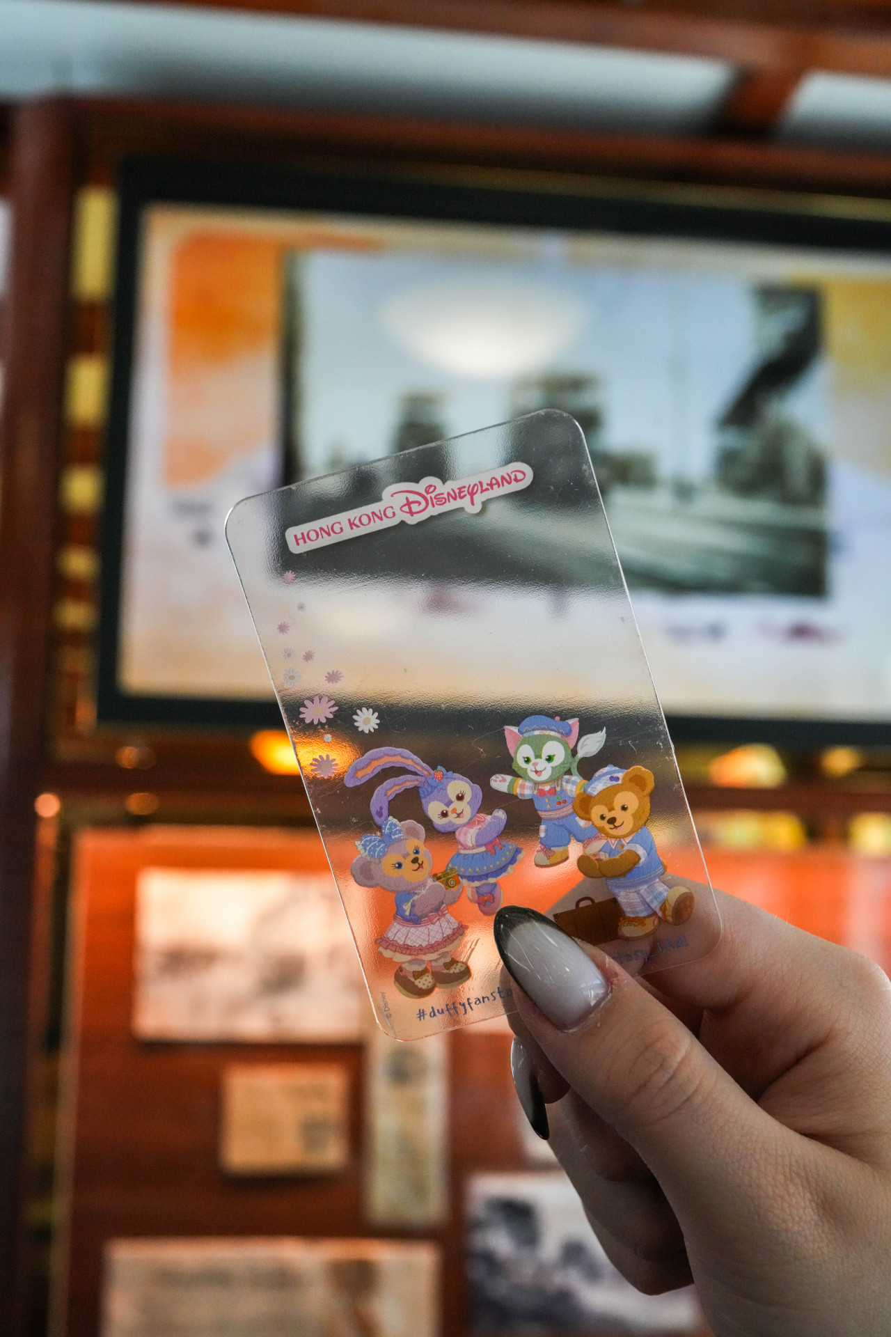 迪士尼Duffy與好友主題電車登場！春日限定車廂打卡位+限量特別版精品 | UHK 港生活