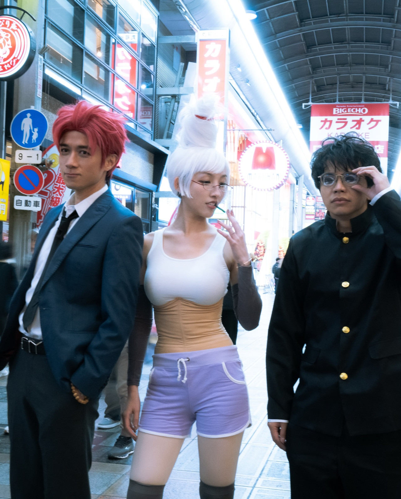 海兒Cosplay著貼身背心晒魔鬼身材 「導彈級」上圍S形曲線震撼眼球 | UHK 港生活