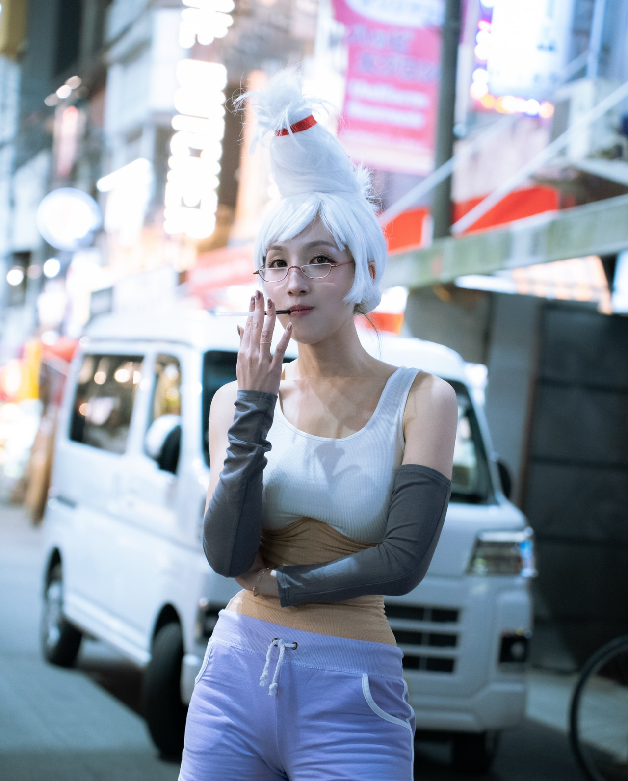 海兒Cosplay著貼身背心晒魔鬼身材 「導彈級」上圍S形曲線震撼眼球 | UHK 港生活