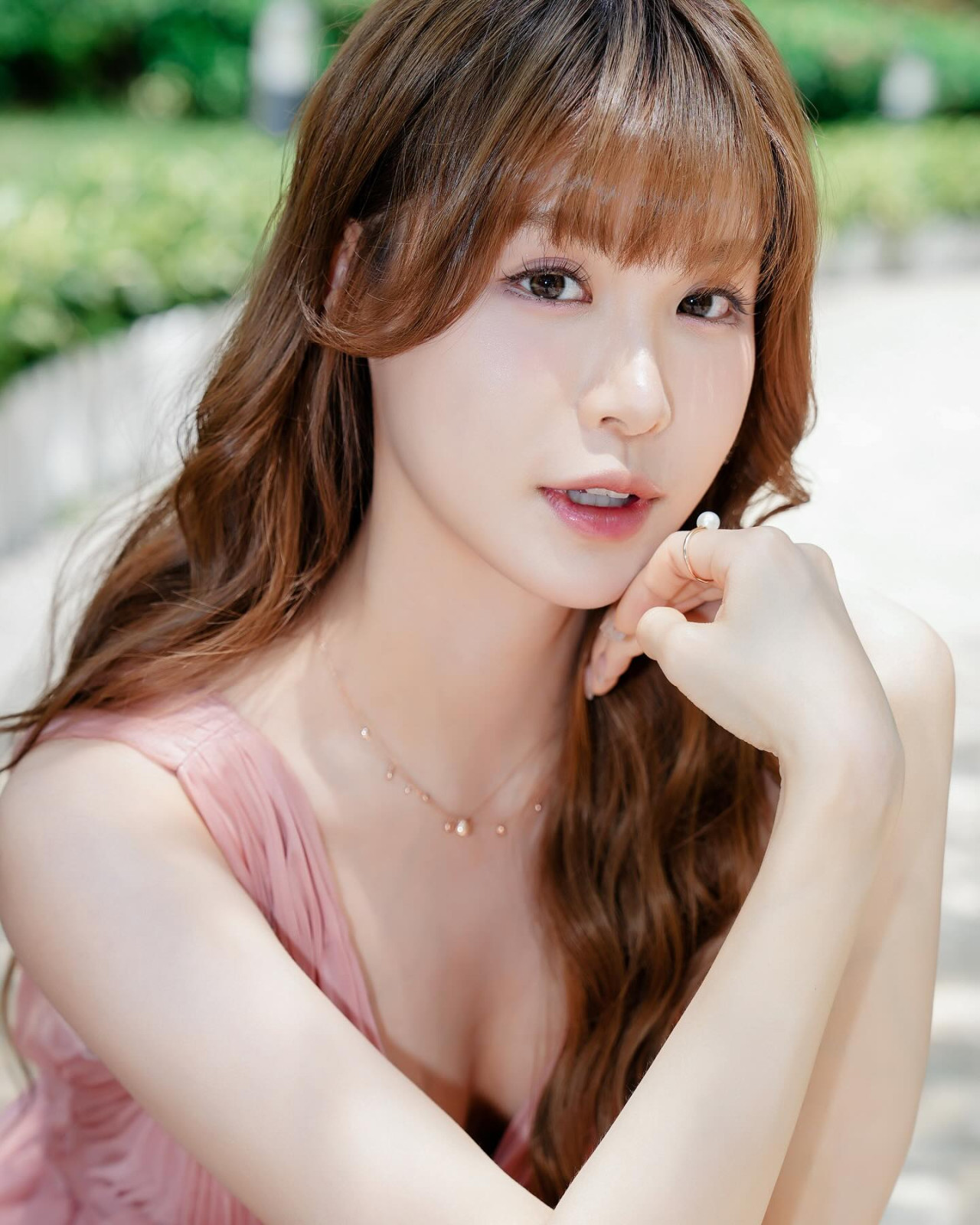 25歲古佩玲罕有駁長頭髮形象焕然一新 DeepV俯身晒事業線獲讚：長髮好索 | UHK 港生活