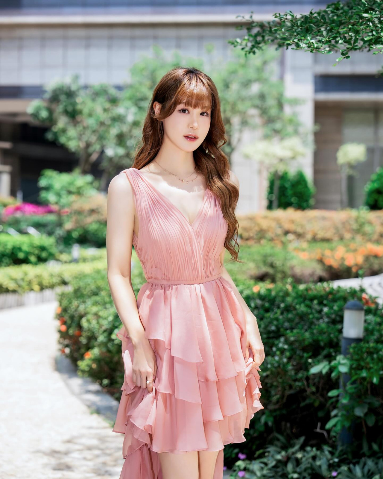 25歲古佩玲罕有駁長頭髮形象焕然一新 DeepV俯身晒事業線獲讚：長髮好索 | UHK 港生活