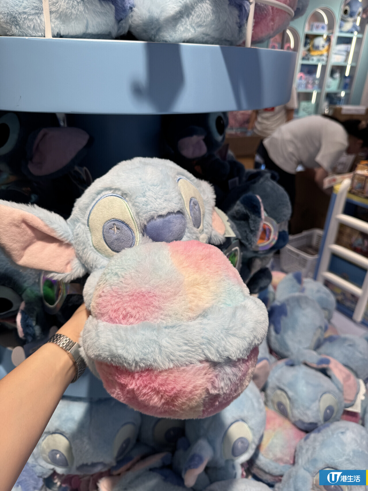 現場直擊！銅鑼灣MINISO旗艦店3,000呎佔兩層！史迪仔主題店/Care Bears/Chiikawa | UHK 港生活