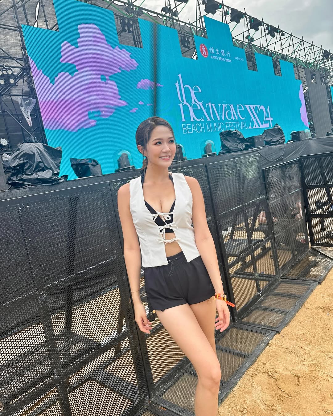 女神配對計劃｜「東張女神」梁敏巧是誰？34D導彈級巨胸上位現實中多才多藝 | UHK 港生活