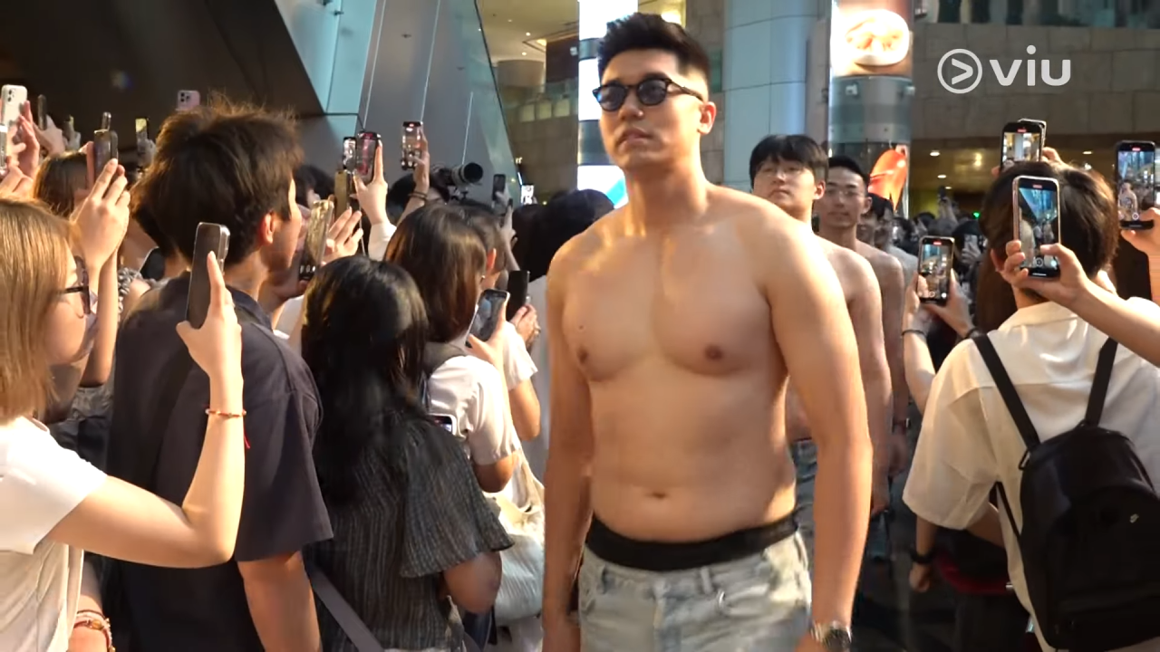 Gareth.T湯令山旺角快閃率53猛男半裸谷新歌 坦承未忘舊愛Moon Tang不敢求復合 | UHK 港生活