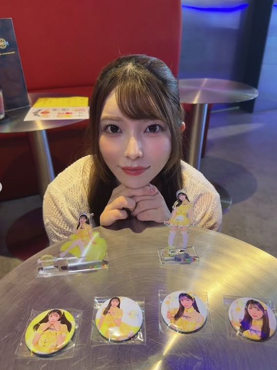 港女收染血HKTVmall網購袋 驚呼「成袋都係血」 送貨員解釋原因惹網民同情？ | ezone