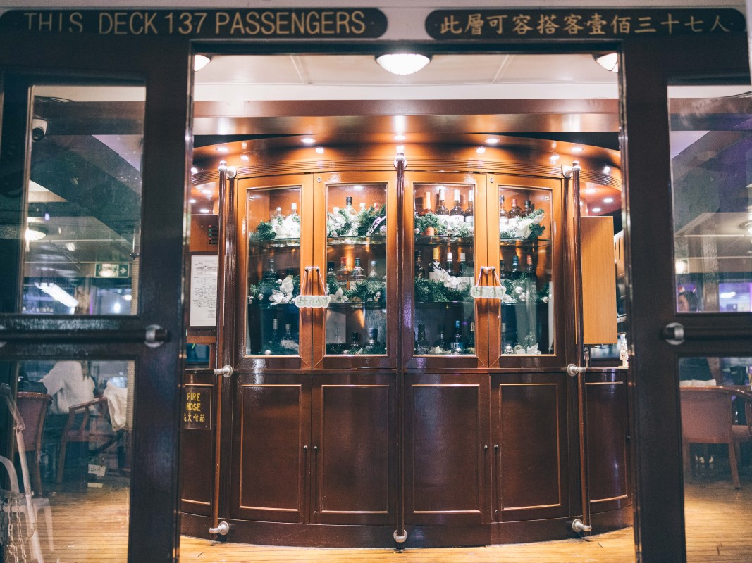 香港夜晚好去處｜15個香港夜生活體驗推介！情侶拍拖睇夜景、地道夜市、夜釣墨魚 | UHK 港生活