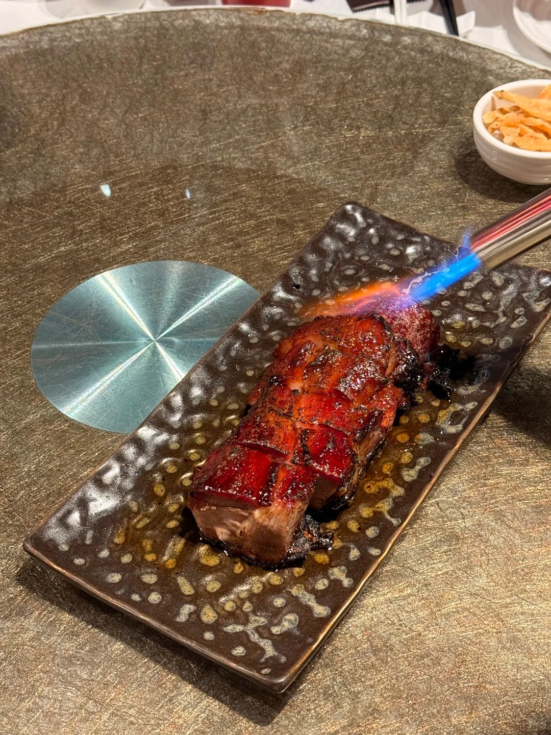 【叉燒推介】香港蜜汁叉燒推薦必試8間！燶邊半肥瘦＋黯然銷魂飯＋炭火叉燒 | U Food