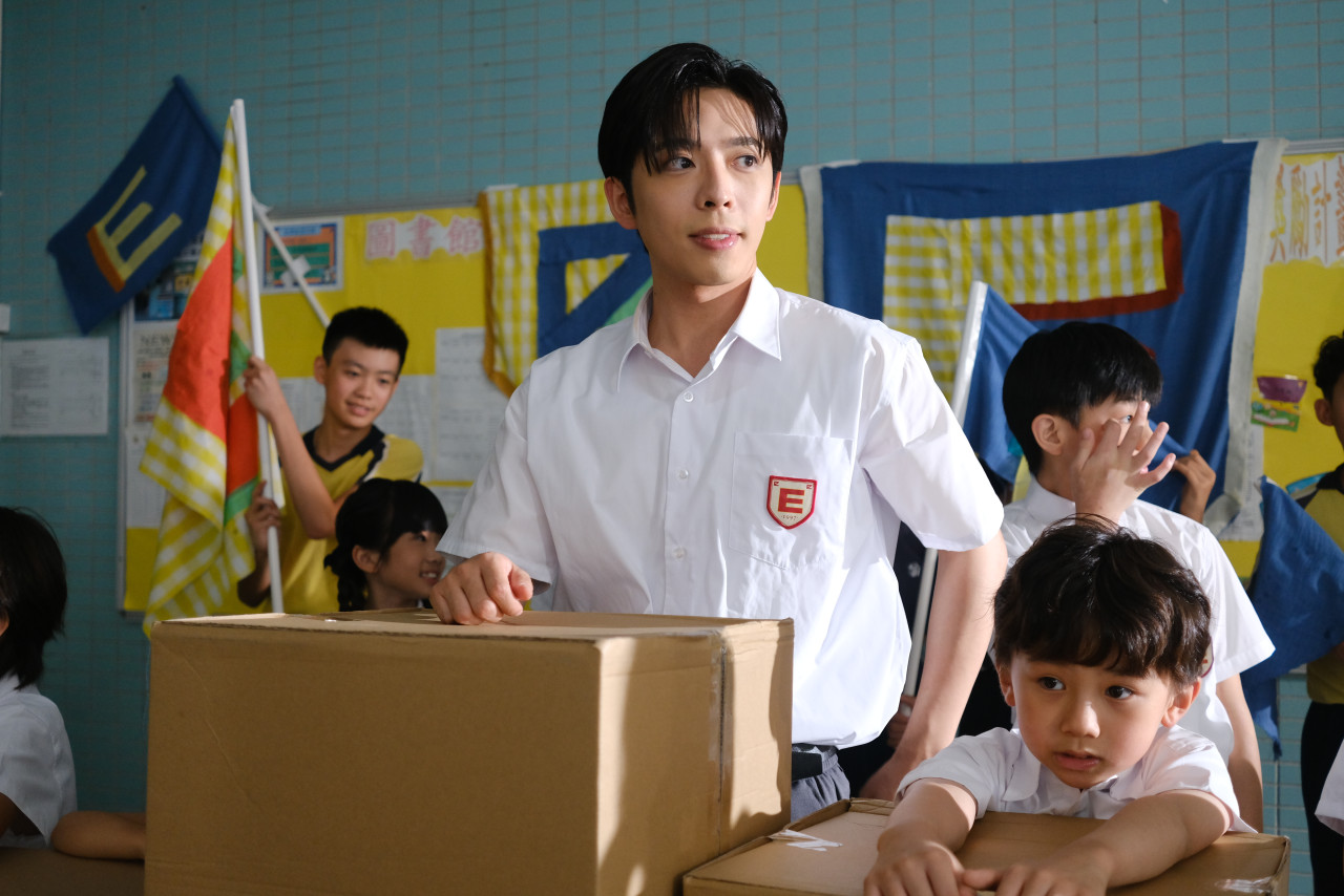 Edan推演唱會主題曲新歌《Capital E》 重返母校拍攝MV！首張個人專輯《e to E》面世 | UHK 港生活