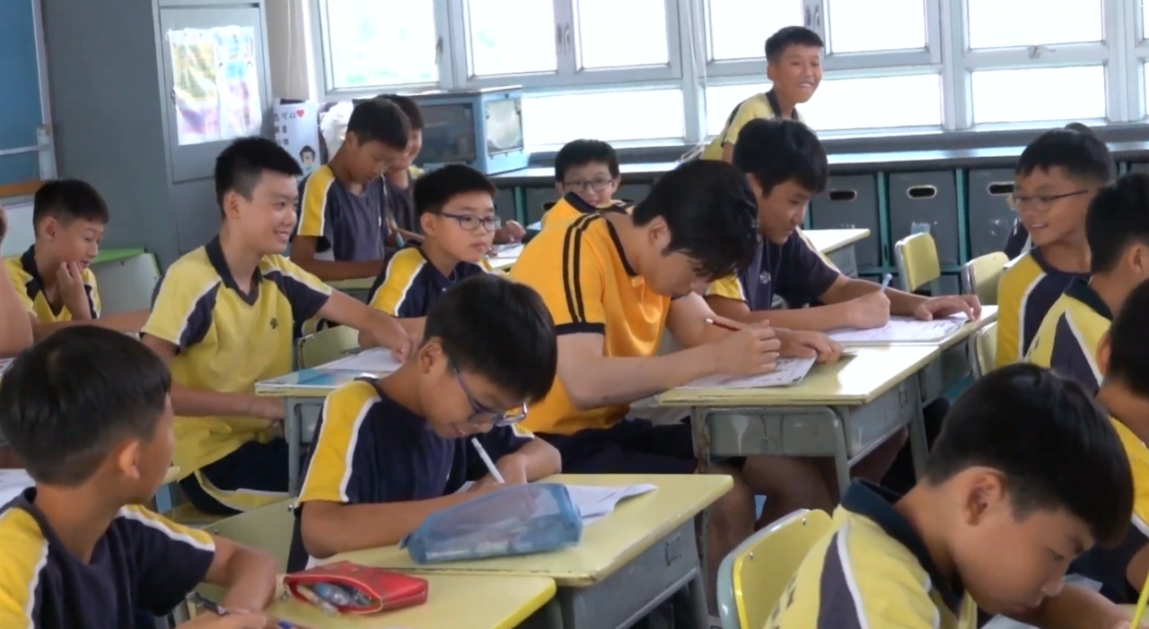 Edan推演唱會主題曲新歌《Capital E》 重返母校拍攝MV！首張個人專輯《e to E》面世 | UHK 港生活