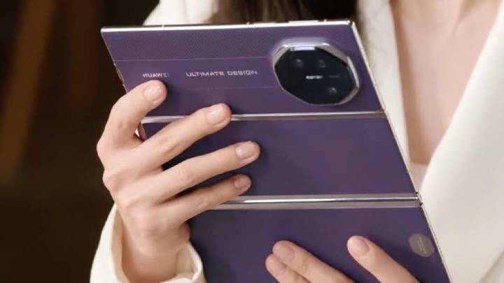 楊冪率先上手！華為Mate XTs來襲 辦公體驗媲美電腦？ | ezone