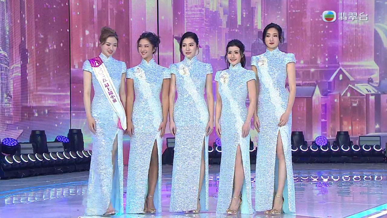 香港小姐2025｜無綫主席許濤夫人激罕現身貴氣逼人 選美季軍出身年過半百仍然好fit | UHK 港生活