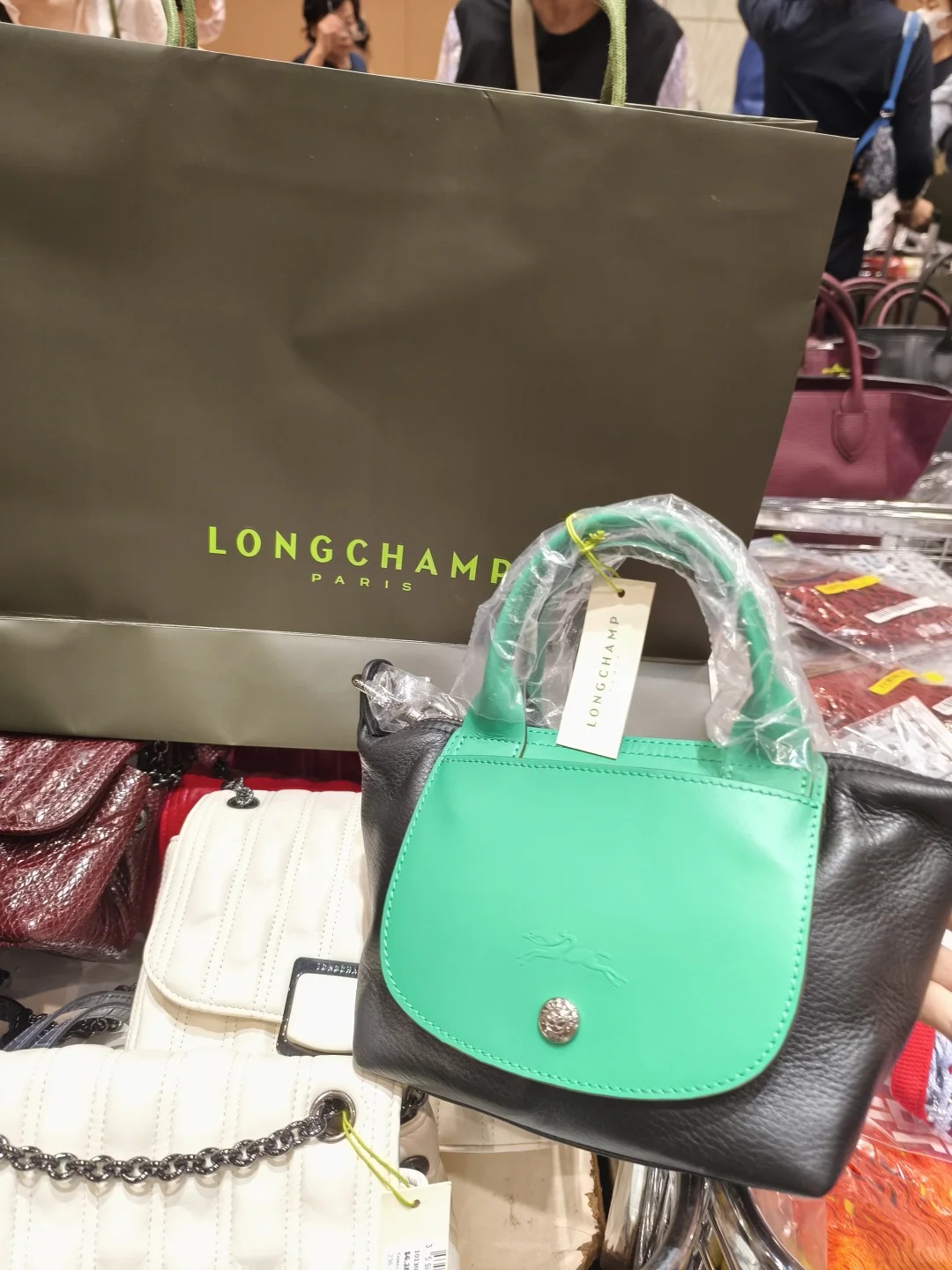 LONGCHAMP銅鑼灣開倉低至2折！最後2日 $320起買手袋/斜揹袋/皮具銀包/服裝/鞋履！ | UHK 港生活
