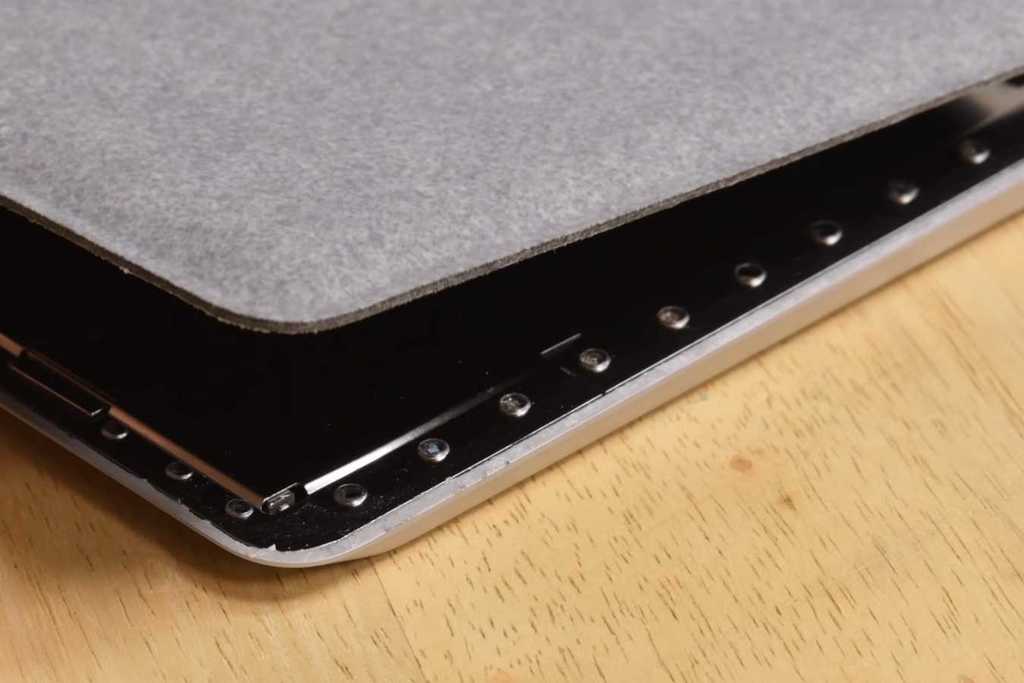 iFixit 拆解 Microsoft Surface Pro 6 與 Laptop 2！後者維修指數低至零分 | ezone