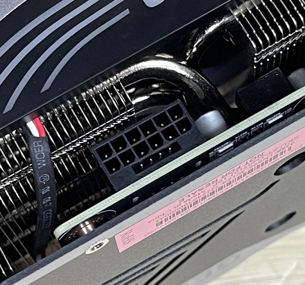 【實測】ZOTAC GAMING GEFORCE RTX 4070 Ti TRINITY OC！2.5 Slot「薄身」設計！ | ezone