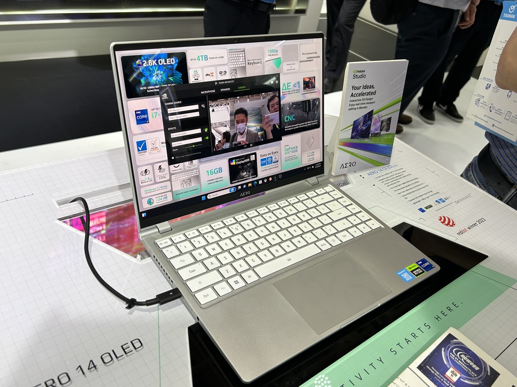 【Computex 2023】Gigabyte AERO OLED 創作者筆電 小畫家質素繪圖 AI 秒變靚相 | ezone